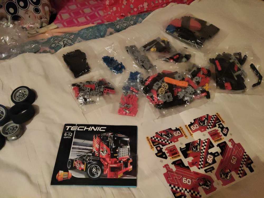 一个不错的无牌缝合怪(624pcs)，上市时间不明 | 竞赛卡车（Race Truck）（乐高LEGO 8041、乐高LEGO 42041、积 ...