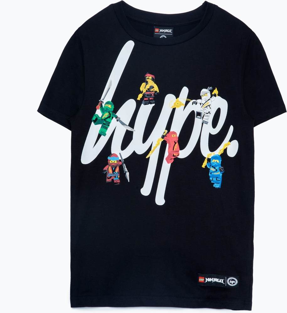 服装：HYPE X LEGO NINJAGO Black Squad Script Adults' T-Shirt（HYPE X LEGO ...